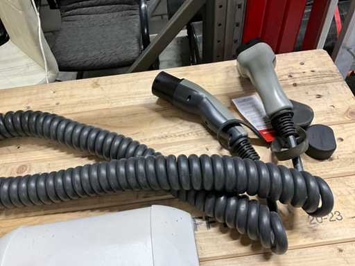 Solaredge Car Charging Station | Troostwijk Auctions