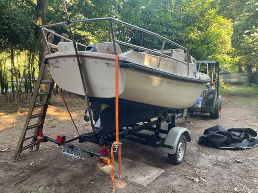 1979 Beneteau Capelan Open zeilboot “Dutske” met trailer | Troostwijk ...