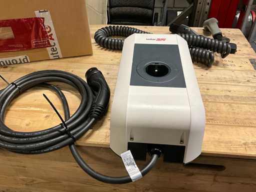 Solaredge Car Charging Station | Troostwijk Auctions