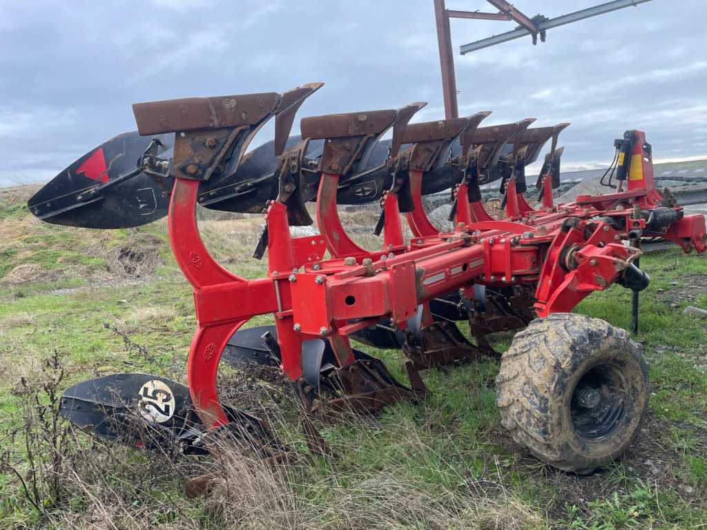 Grégoire Besson - RWB7 - Pług Grégoire Besson RWB7 - 2011 | Troostwijk ...