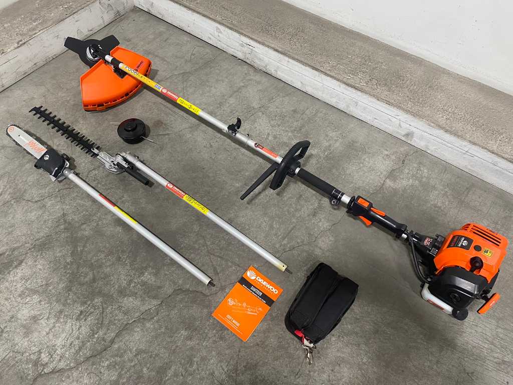 Daewoo DAMTX520 4-in-1 benzine bosmaaier | Troostwijk Auctions