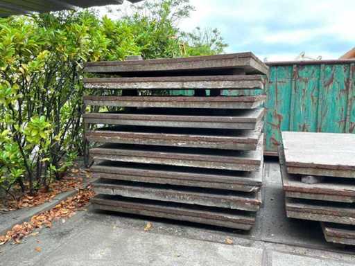 Stelcon platen/betonplaten 2x2 m1 13x | Troostwijk Auctions