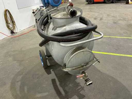 Teströ Coolant - Vacuum Cleaner Coolant Extraction System | Troostwijk ...