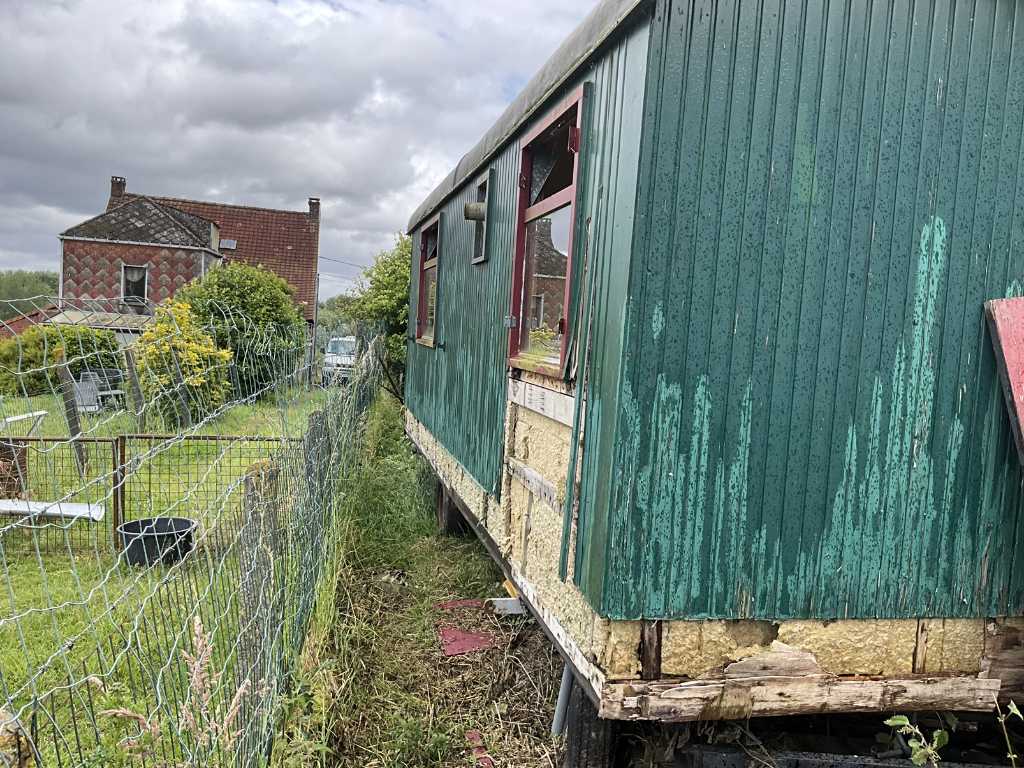Modern wooden gypsy caravan / gypsy wagon | Troostwijk Auctions