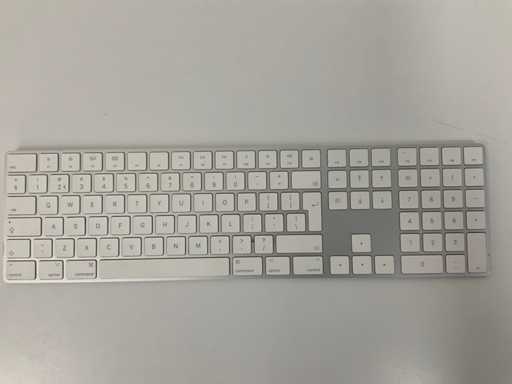 Apple - Magic QWERTY Keyboard with Numeric Keypad | Troostwijk Auctions