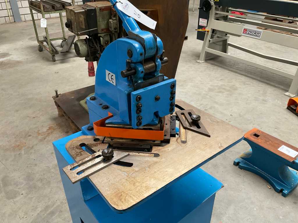 FN-M616 Corner Shears | Troostwijk Auctions