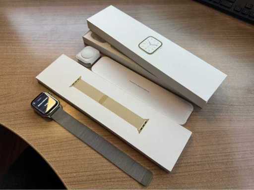 Apple Series 7 Cellular Watch | Troostwijk Auctions