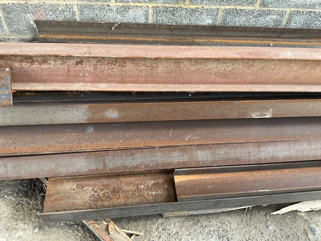 Partij poutrel 10 stuks