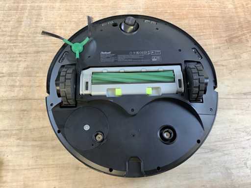 iRobot Roomba Plus 505 Robot Vacuum Cleaner | Troostwijk Auctions
